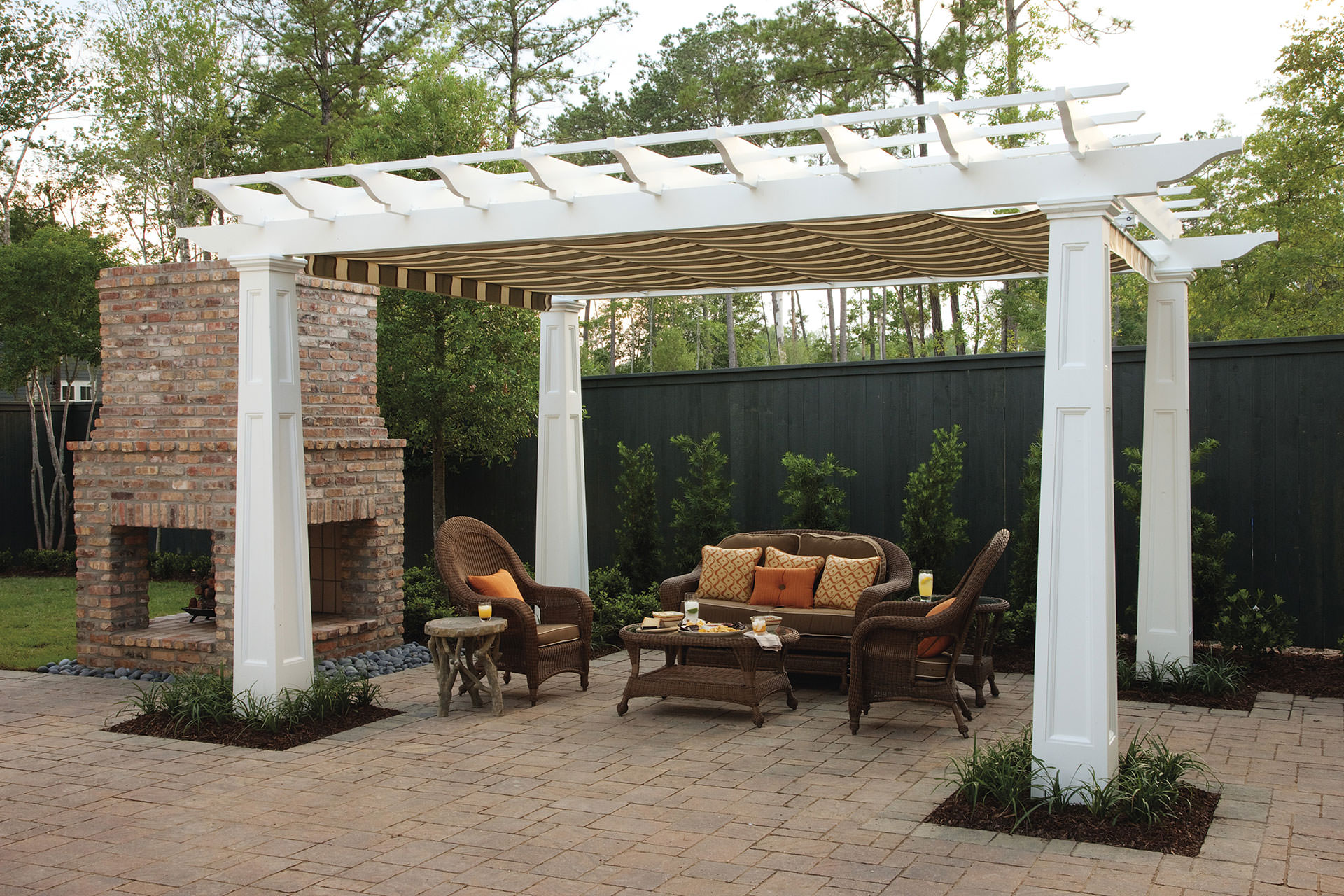 Pergola Shade: Pratical Solutions for Every Outdoor Space