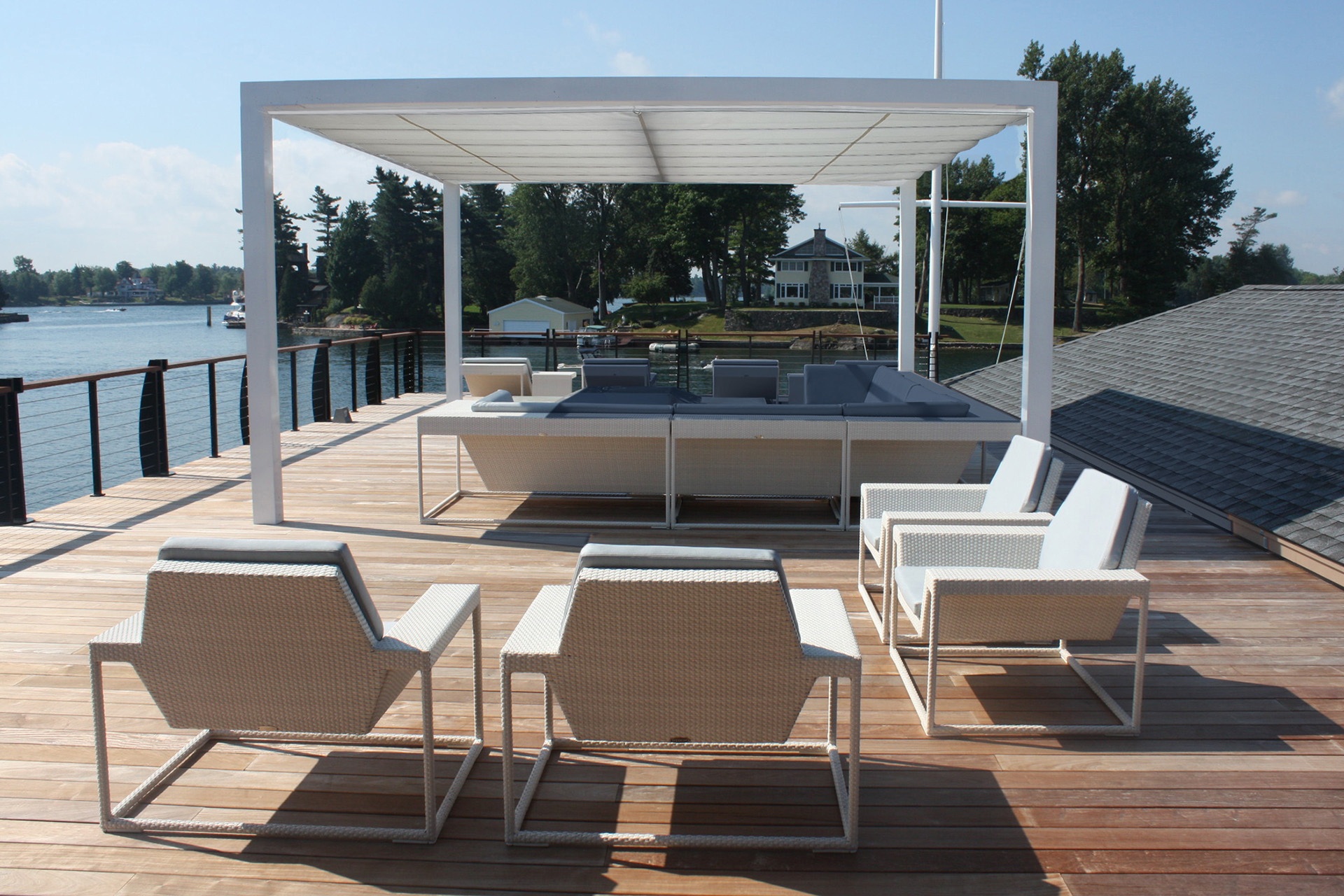 retractable-shade-thousand-islands-1 - ShadeFX