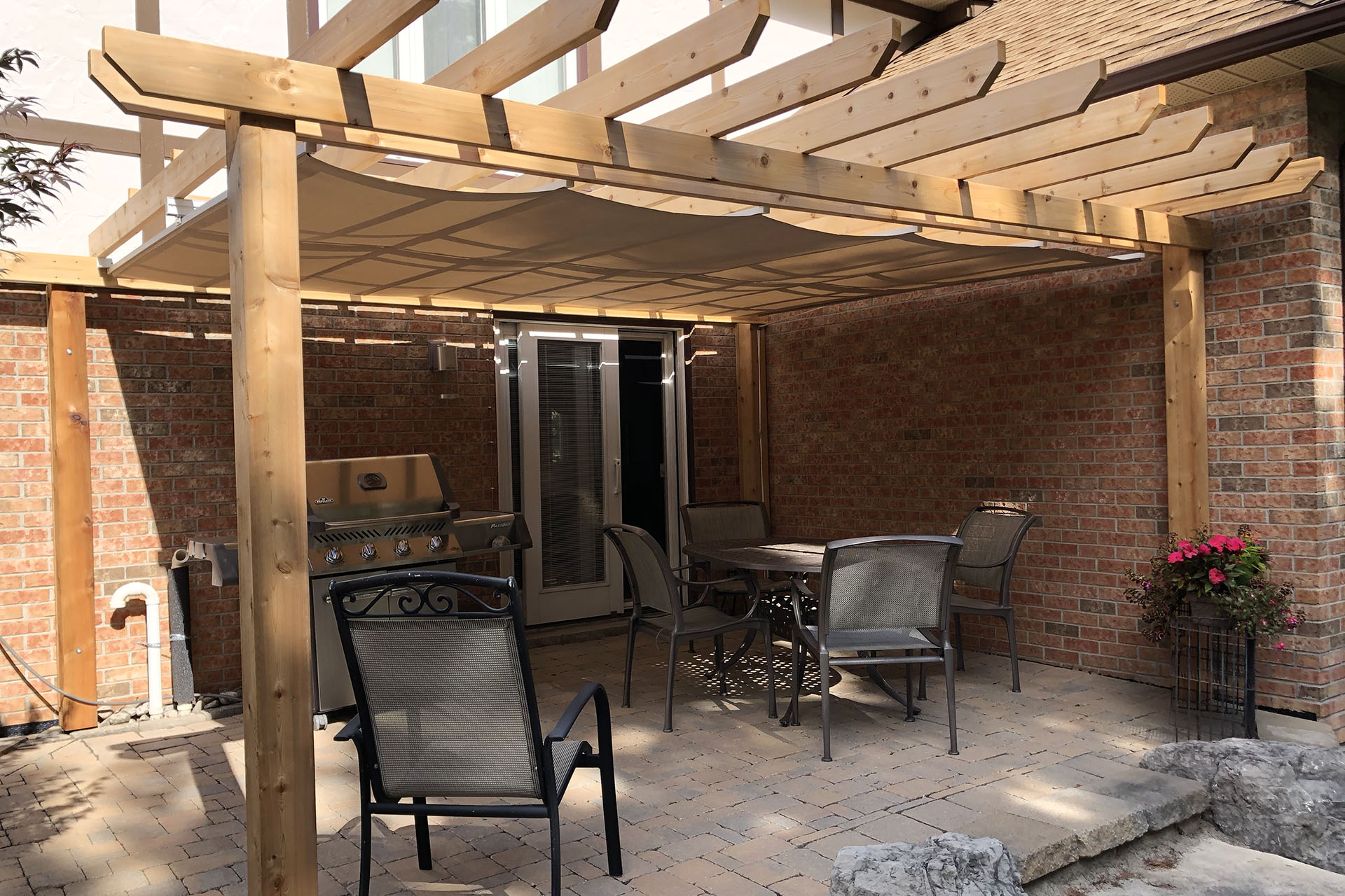 retractable-canopy-brampton-7 - ShadeFX